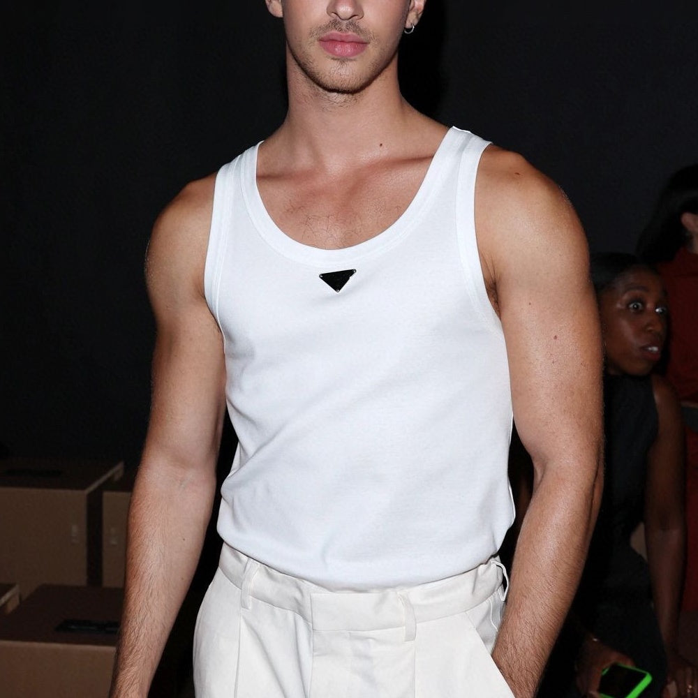 프라다 엠블럼 나시 – ynhomme